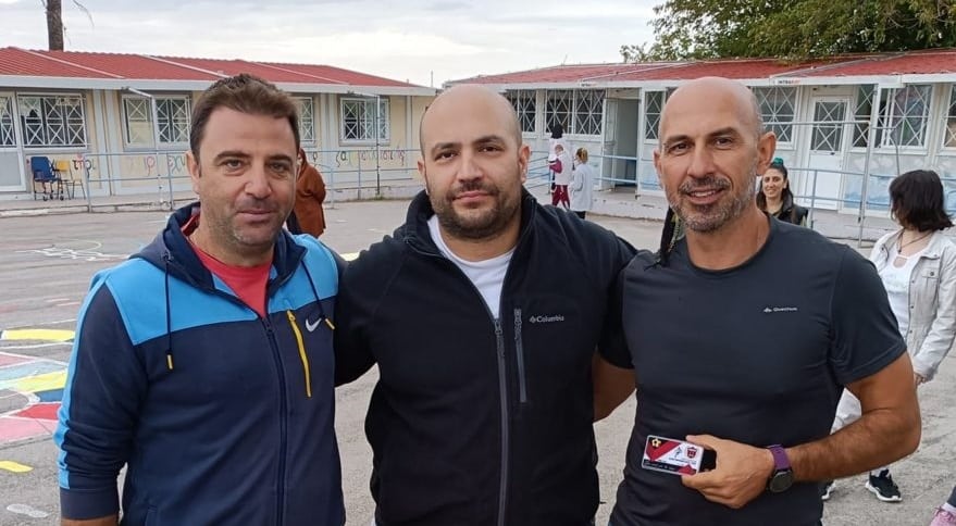 Αντιπροσωπεία της ποδοσφαιρικής ομάδας ΑΟ ΘΗΒΑ στο Ε.Ε.Ε.ΕΚ. Θήβας ...