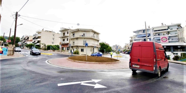 ΛΑΜΙΑ: Προς χρήση ο κυκλικός κόμβος στη συμβολή των οδών Αθηνών και ...